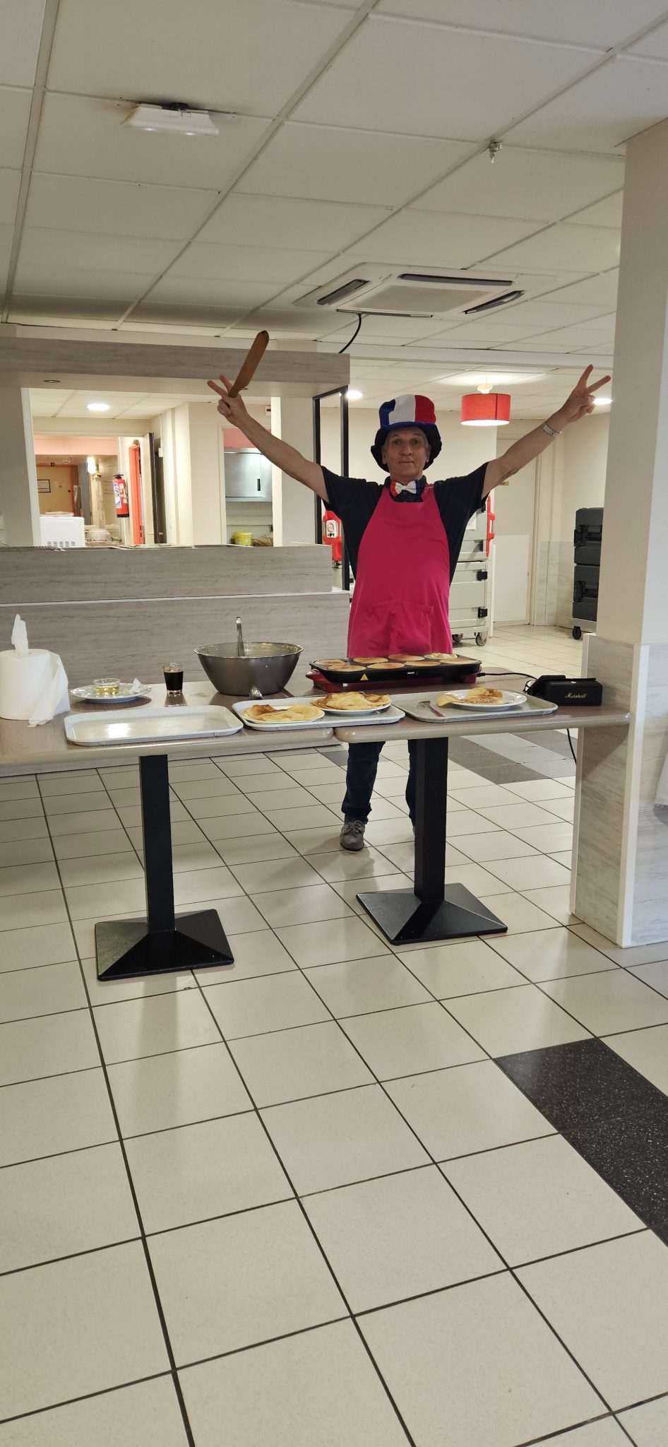 Petit déjeuner crêpes pour les résidents !!! - LBA